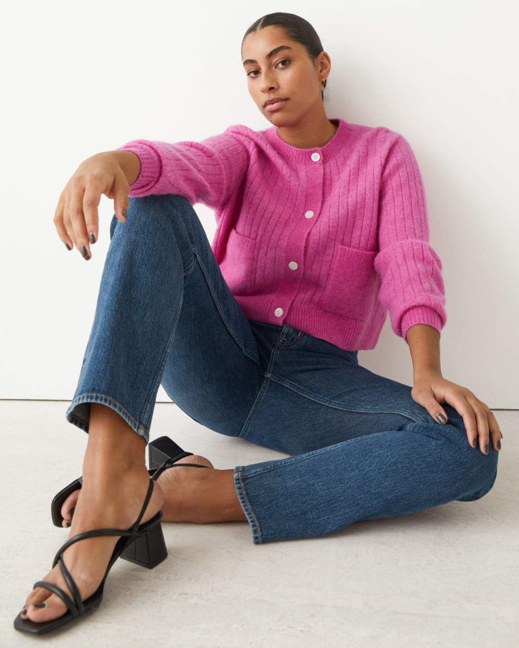 Luna Petersson - Skins Model Management